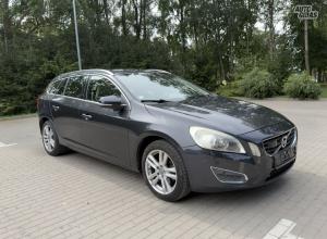 Pelēks Volvo V60 2011 Šauļi, ar dzinēja tilpumu 2.00 L un nobraukumu 268 tūkst. km par 5000 €, foto 4 vietnē AUTOMOTO.COM.LV