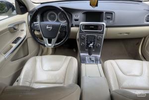 Pelēks Volvo V60 2011 Šauļi, ar dzinēja tilpumu 2.00 L un nobraukumu 268 tūkst. km par 5000 €, foto 12 vietnē AUTOMOTO.COM.LV