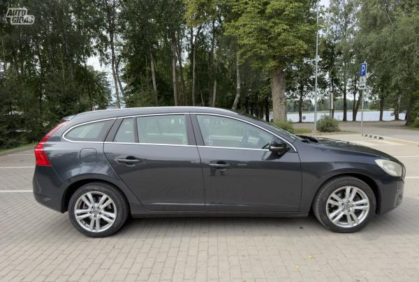 Grey Volvo V60 2011 in Siauliai, with an engine capacity of 2.00 L and mileage of 268 thousand km for 5000 €, photo 5 on AUTOMOTO.COM.LV