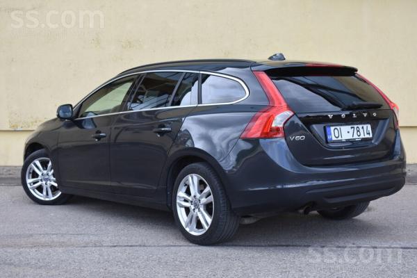 Pelēks Volvo V60 2011 Talsi, ar dzinēja tilpumu 2.00 L un nobraukumu 268 tūkst. km par 6200 €, foto 3 vietnē AUTOMOTO.COM.LV