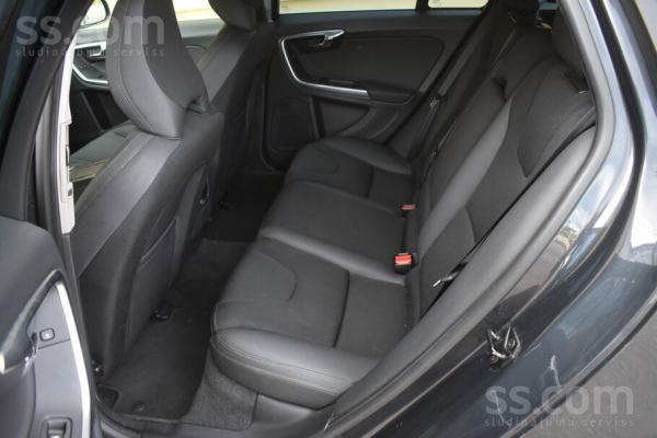 Pelēks Volvo V60 2011 Talsi, ar dzinēja tilpumu 2.00 L un nobraukumu 268 tūkst. km par 6200 €, foto 9 vietnē AUTOMOTO.COM.LV