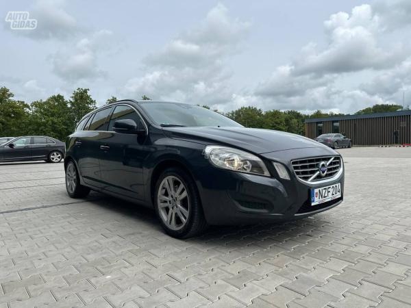 Pelēks Volvo V60 2011 Klaipėda, ar dzinēja tilpumu 2.00 L un nobraukumu 260 tūkst. km par 4900 €, foto 4 vietnē AUTOMOTO.COM.LV