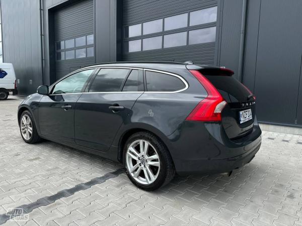 Pelēks Volvo V60 2011 Klaipėda, ar dzinēja tilpumu 2.00 L un nobraukumu 260 tūkst. km par 4900 €, foto 6 vietnē AUTOMOTO.COM.LV