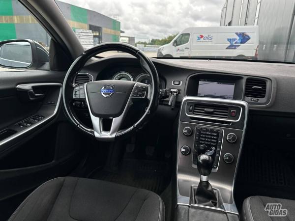 Pelēks Volvo V60 2011 Klaipėda, ar dzinēja tilpumu 2.00 L un nobraukumu 260 tūkst. km par 4900 €, foto 7 vietnē AUTOMOTO.COM.LV