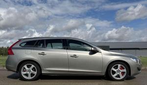 Grey Volvo V60 2011 in Raseiniai, with an engine capacity of 2.40 L and mileage of 283 thousand km for 5150 €, photo 26 on AUTOMOTO.COM.LV