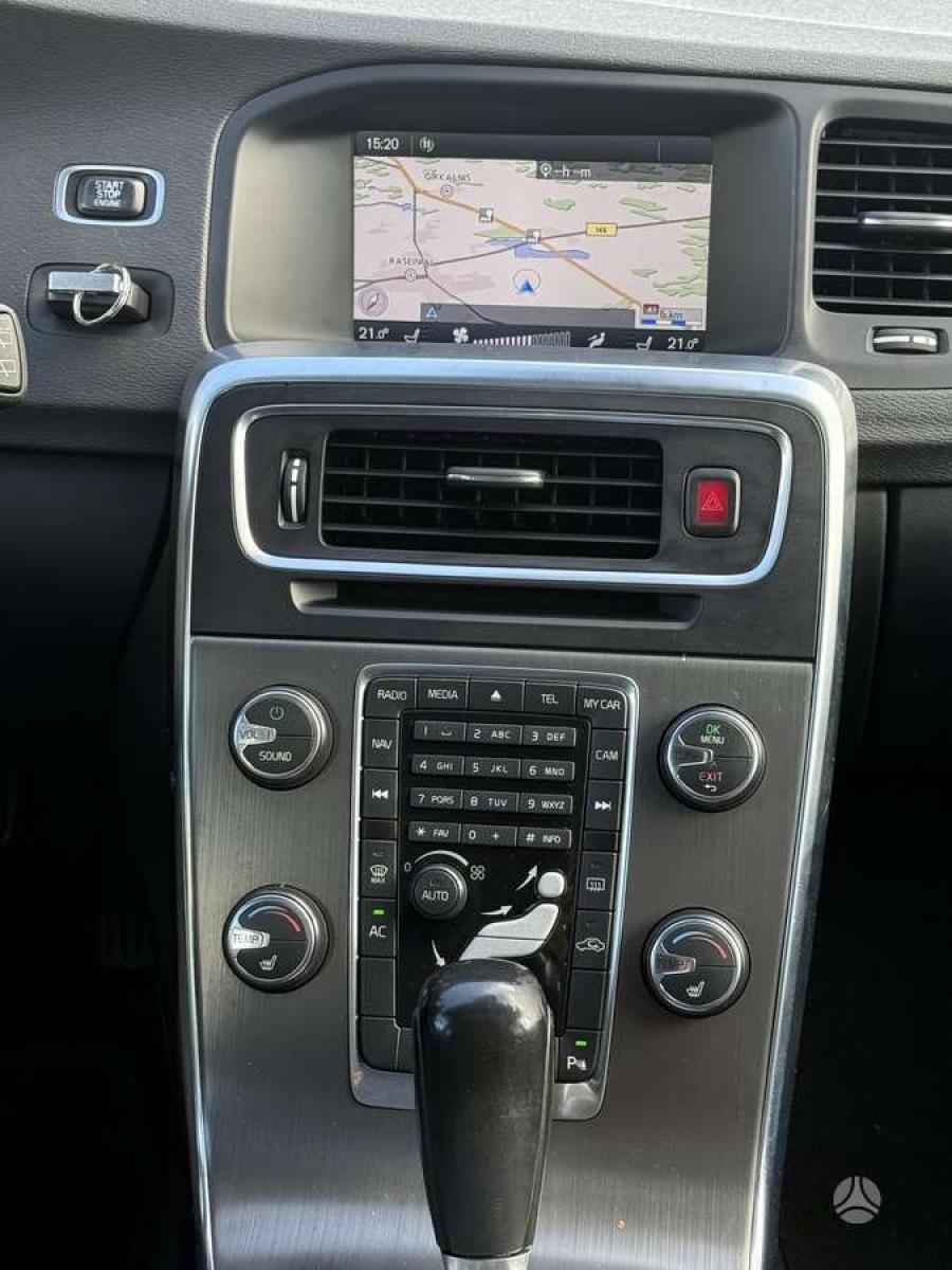 Grey Volvo V60 2011 in Raseiniai, with an engine capacity of 2.40 L and mileage of 283 thousand km for 5150 €, photo 41 on AUTOMOTO.COM.LV