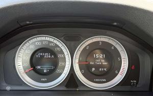 Grey Volvo V60 2011 in Raseiniai, with an engine capacity of 2.40 L and mileage of 283 thousand km for 5150 €, photo 44 on AUTOMOTO.COM.LV