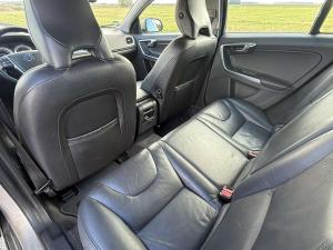 Grey Volvo V60 2011 in Raseiniai, with an engine capacity of 2.40 L and mileage of 283 thousand km for 5150 €, photo 50 on AUTOMOTO.COM.LV