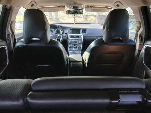 Pelēks Volvo V60 2011 Panevēža, ar dzinēja tilpumu 1.98 L un nobraukumu 350 tūkst. km par 4300 €, foto 6 vietnē AUTOMOTO.COM.LV