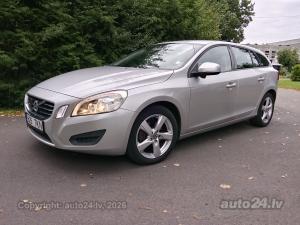 Pelēks Volvo V60 2011 Paide, ar dzinēja tilpumu 2.00 L un nobraukumu 221 tūkst. km par 6950 €, foto 3 vietnē AUTOMOTO.COM.LV