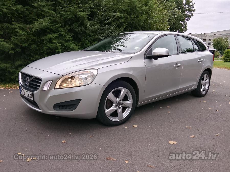 Pelēks Volvo V60 2011 Paide, ar dzinēja tilpumu 2.00 L un nobraukumu 221 tūkst. km par 6950 €, foto 3 vietnē AUTOMOTO.COM.LV