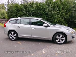 Pelēks Volvo V60 2011 Paide, ar dzinēja tilpumu 2.00 L un nobraukumu 221 tūkst. km par 6950 €, foto 6 vietnē AUTOMOTO.COM.LV