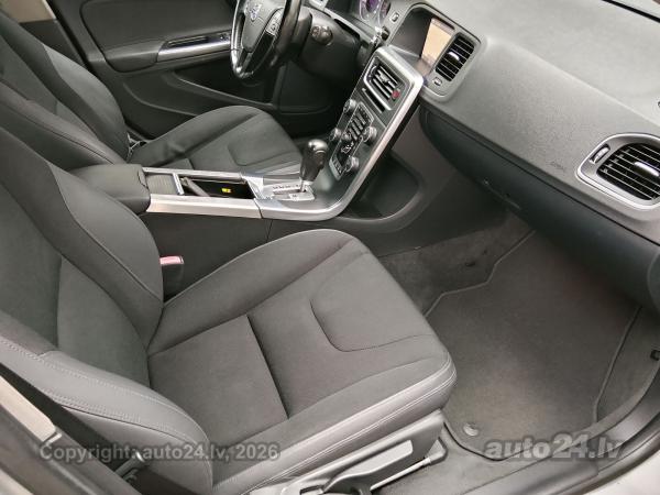 Volvo V60 2011 Paide vietnē Pelēks Volvo V60 2011 Paide, ar dzinēja tilpumu 2.00 L un nobraukumu 221 tūkst. km par 6950 €, foto 10 vietnē AUTOMOTO.COM.LV