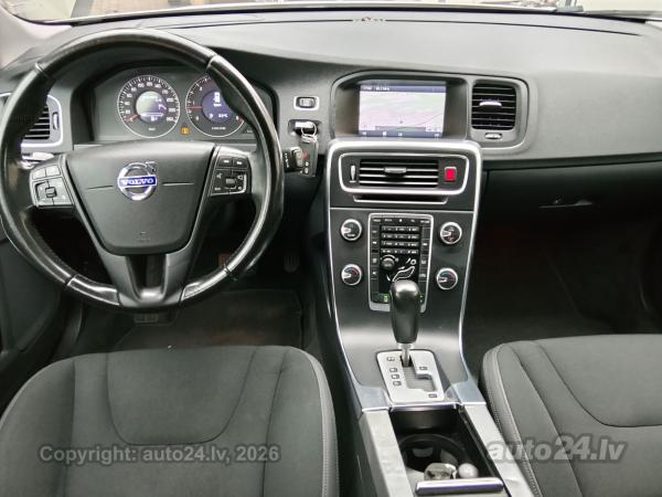 Volvo V60 2011 Paide vietnē Pelēks Volvo V60 2011 Paide, ar dzinēja tilpumu 2.00 L un nobraukumu 221 tūkst. km par 6950 €, foto 11 vietnē AUTOMOTO.COM.LV