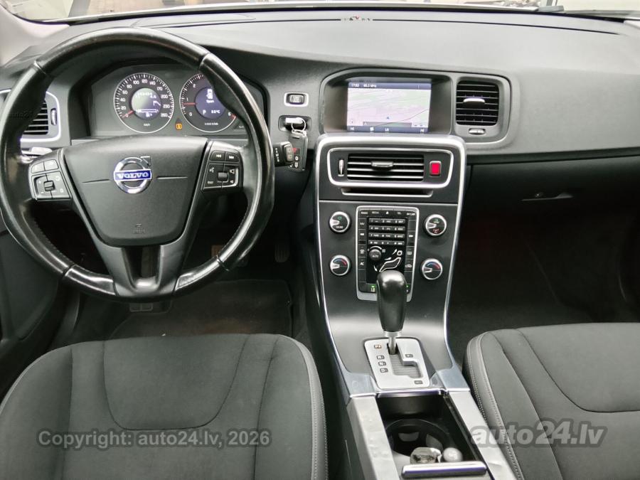 Pelēks Volvo V60 2011 Paide, ar dzinēja tilpumu 2.00 L un nobraukumu 221 tūkst. km par 6950 €, foto 11 vietnē AUTOMOTO.COM.LV