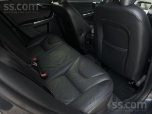 Grey Volvo V60 2011 in Riga, with an engine capacity of 2.00 L and mileage of 301 thousand km for 5900 €, photo 9 on AUTOMOTO.COM.LV
