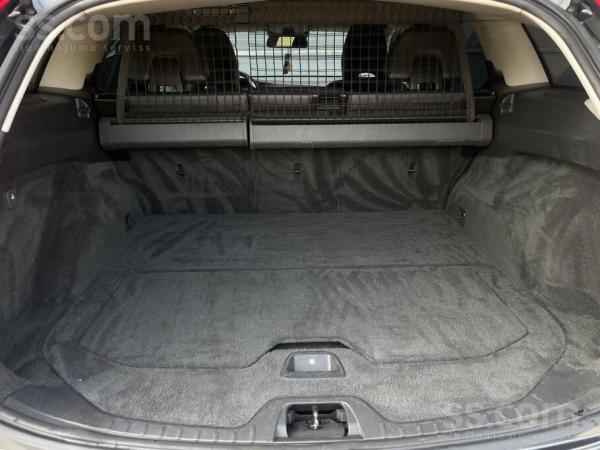 Pelēks Volvo V60 2011 Rīga, ar dzinēja tilpumu 2.00 L un nobraukumu 301 tūkst. km par 5900 €, foto 10 vietnē AUTOMOTO.COM.LV