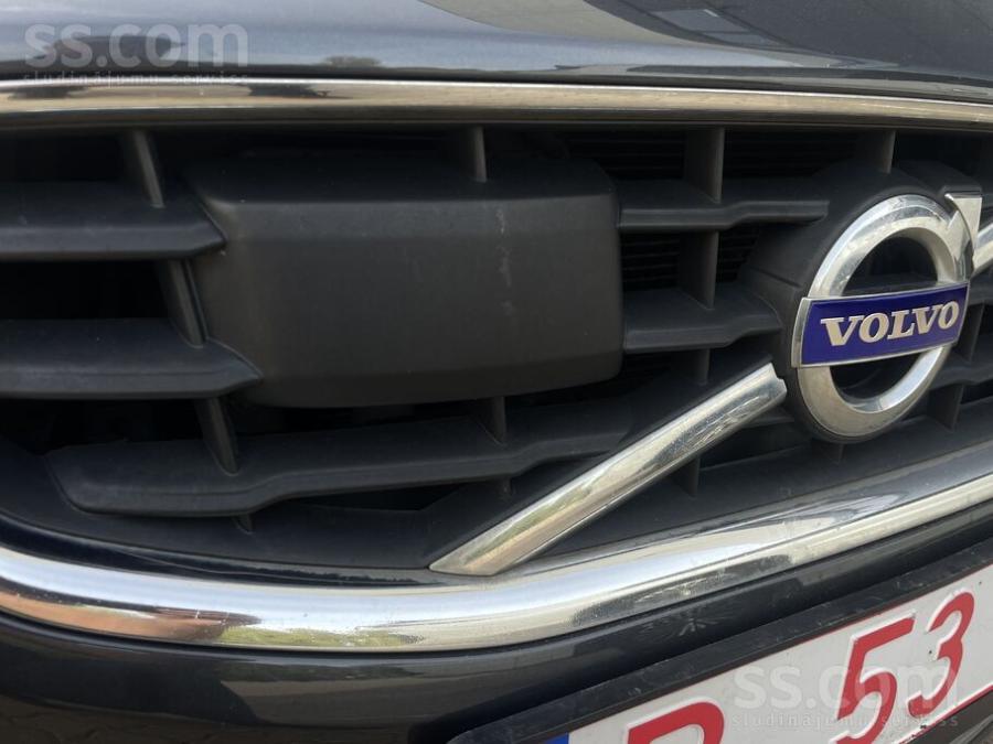 Grey Volvo V60 2011 in Riga, with an engine capacity of 2.00 L and mileage of 301 thousand km for 5900 €, photo 14 on AUTOMOTO.COM.LV