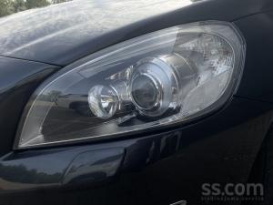 Grey Volvo V60 2011 in Riga, with an engine capacity of 2.00 L and mileage of 301 thousand km for 5900 €, photo 15 on AUTOMOTO.COM.LV
