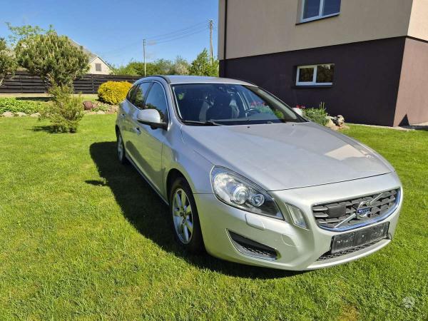 Вольво B60 2011 в Тельшяй на AUTOMOTO.COM.LV Серый Вольво B60 2011 в Тельшяй, объемом двигателя 2.00 л и пробегом 289 тыс. км за 4400 €, фото 4 на AUTOMOTO.COM.LV
