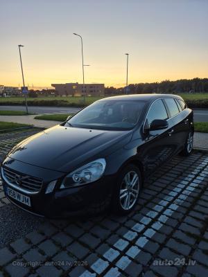 Grey Volvo V60 2011 in Tallinn, with an engine capacity of 2.00 L and mileage of 300 thousand km for 5500 €, photo  on AUTOMOTO.COM.LV