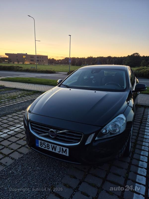 Volvo V60 2011 Tallina vietnÄ PelÄks Volvo V60 2011 Tallina, ar dzinÄja tilpumu 2.00 L un nobraukumu 300 tÅ«kst. km par 5500 ā¬, foto 5 vietnÄ AUTOMOTO.COM.LV