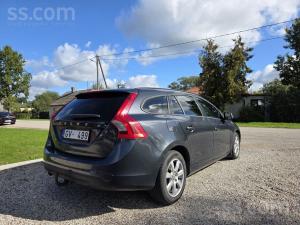 Pelēks Volvo V60 2011 Ventspils, ar dzinēja tilpumu 2.00 L un nobraukumu 375 tūkst. km par 4200 €, foto 7 vietnē AUTOMOTO.COM.LV