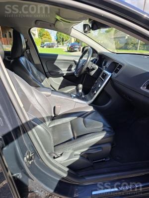 Pelēks Volvo V60 2011 Ventspils, ar dzinēja tilpumu 2.00 L un nobraukumu 375 tūkst. km par 4200 €, foto 15 vietnē AUTOMOTO.COM.LV