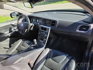 Pelēks Volvo V60 2011 Ventspils, ar dzinēja tilpumu 2.00 L un nobraukumu 375 tūkst. km par 4200 €, foto 16 vietnē AUTOMOTO.COM.LV