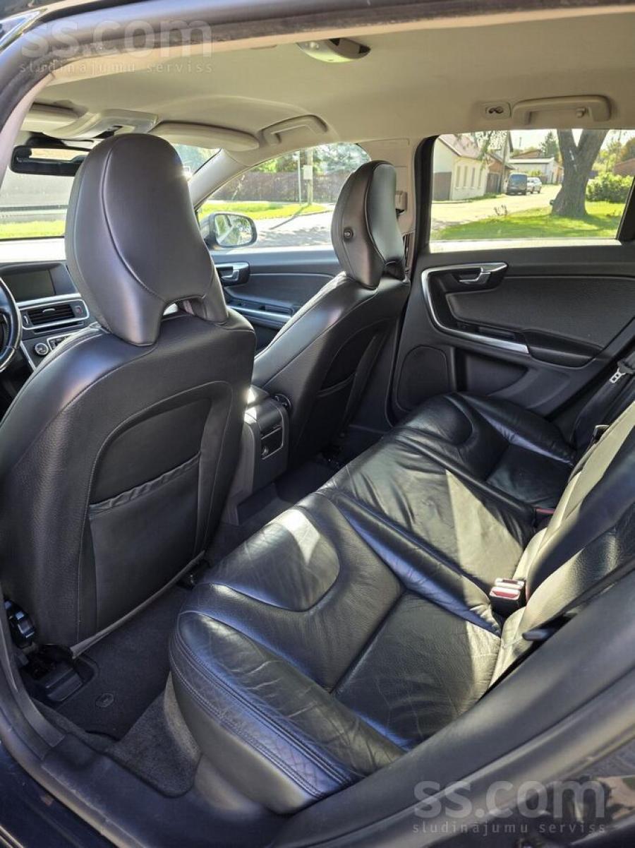 Pelēks Volvo V60 2011 Ventspils, ar dzinēja tilpumu 2.00 L un nobraukumu 375 tūkst. km par 4200 €, foto 18 vietnē AUTOMOTO.COM.LV
