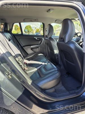 Pelēks Volvo V60 2011 Ventspils, ar dzinēja tilpumu 2.00 L un nobraukumu 375 tūkst. km par 4200 €, foto 19 vietnē AUTOMOTO.COM.LV