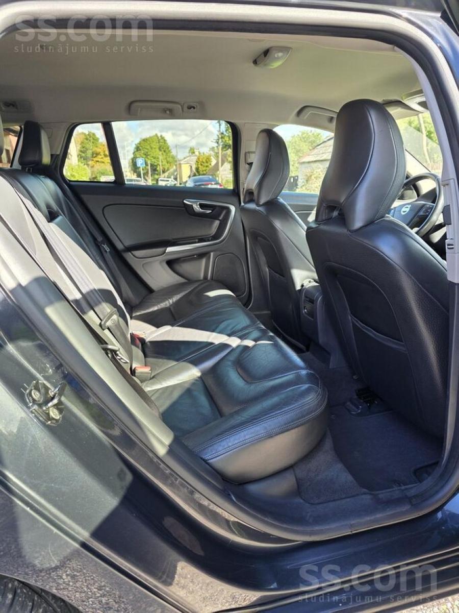 Pelēks Volvo V60 2011 Ventspils, ar dzinēja tilpumu 2.00 L un nobraukumu 375 tūkst. km par 4200 €, foto 19 vietnē AUTOMOTO.COM.LV
