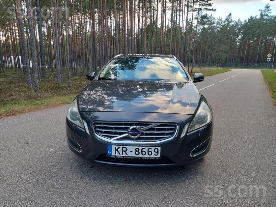 Серый Вольво B60 2011 в Рига, объемом двигателя 2.00 л и пробегом 300 тыс. км за 3850 €, фото 3 на AUTOMOTO.COM.LV