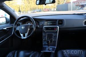 Pelēks Volvo V60 2011 Rīga, ar dzinēja tilpumu 2.00 L un nobraukumu 0 tūkst. km par 4490 €, foto 6 vietnē AUTOMOTO.COM.LV
