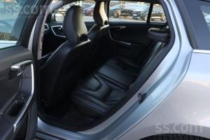 Pelēks Volvo V60 2011 Rīga, ar dzinēja tilpumu 2.00 L un nobraukumu 0 tūkst. km par 4490 €, foto 9 vietnē AUTOMOTO.COM.LV
