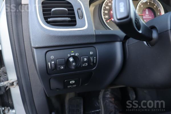 Grey Volvo V60 2011 in Riga, with an engine capacity of 2.00 L and mileage of 0 thousand km for 4490 €, photo 10 on AUTOMOTO.COM.LV