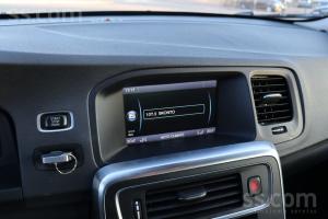 Pelēks Volvo V60 2011 Rīga, ar dzinēja tilpumu 2.00 L un nobraukumu 0 tūkst. km par 4490 €, foto 13 vietnē AUTOMOTO.COM.LV
