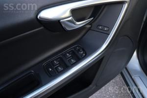 Pelēks Volvo V60 2011 Rīga, ar dzinēja tilpumu 2.00 L un nobraukumu 0 tūkst. km par 4490 €, foto 16 vietnē AUTOMOTO.COM.LV