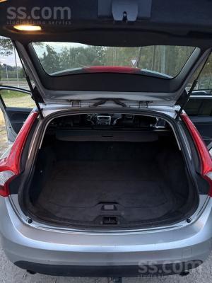 Grey Volvo V60 2011 in Bauska, with an engine capacity of 2.40 L and mileage of 309 thousand km for 4550 €, photo 18 on AUTOMOTO.COM.LV