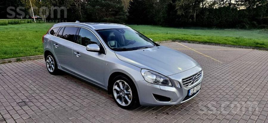 Pelēks Volvo V60 2011 Rīga, ar dzinēja tilpumu 2.00 L un nobraukumu 240 tūkst. km par 4950 €, foto 3 vietnē AUTOMOTO.COM.LV