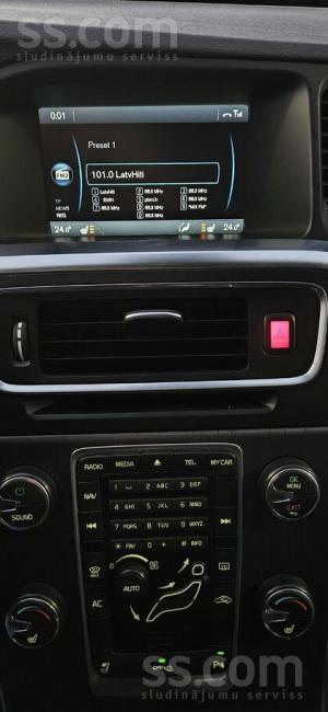 Pelēks Volvo V60 2011 Rīga, ar dzinēja tilpumu 2.00 L un nobraukumu 240 tūkst. km par 4950 €, foto 10 vietnē AUTOMOTO.COM.LV