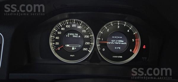 Grey Volvo V60 2011 in Riga, with an engine capacity of 2.00 L and mileage of 240 thousand km for 4950 €, photo 11 on AUTOMOTO.COM.LV
