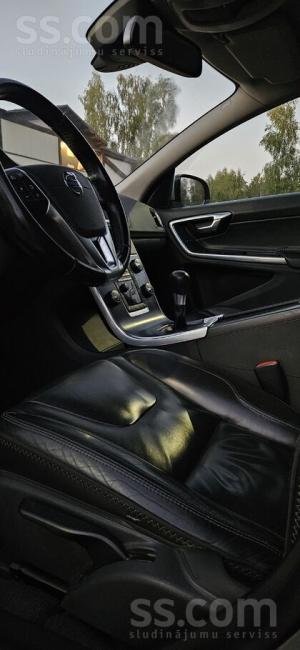 Pelēks Volvo V60 2011 Rīga, ar dzinēja tilpumu 2.00 L un nobraukumu 240 tūkst. km par 4950 €, foto 15 vietnē AUTOMOTO.COM.LV