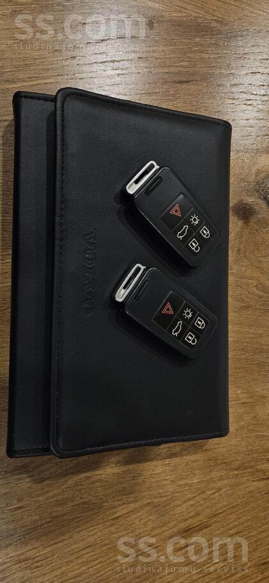 Pelēks Volvo V60 2011 Rīga, ar dzinēja tilpumu 2.00 L un nobraukumu 240 tūkst. km par 4950 €, foto 17 vietnē AUTOMOTO.COM.LV
