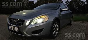Pelēks Volvo V60 2011 Rīga, ar dzinēja tilpumu 2.00 L un nobraukumu 240 tūkst. km par 4950 €, foto 20 vietnē AUTOMOTO.COM.LV