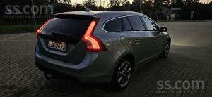 Pelēks Volvo V60 2011 Rīga, ar dzinēja tilpumu 2.00 L un nobraukumu 240 tūkst. km par 4950 €, foto 21 vietnē AUTOMOTO.COM.LV
