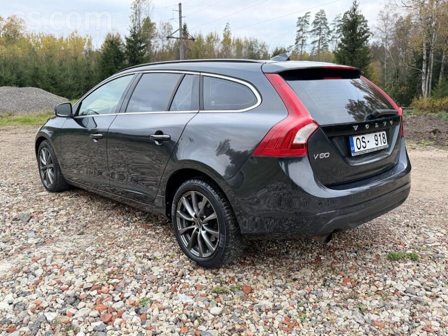Pelēks Volvo V60 2011 Cēsis, ar dzinēja tilpumu 2.00 L un nobraukumu 0 tūkst. km par 5150 €, foto 3 vietnē AUTOMOTO.COM.LV