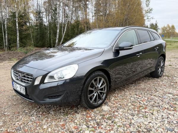 Pelēks Volvo V60 2011 Cēsis, ar dzinēja tilpumu 2.00 L un nobraukumu 0 tūkst. km par 5150 €, foto 6 vietnē AUTOMOTO.COM.LV