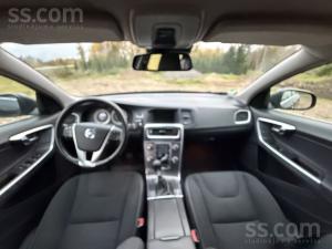 Pelēks Volvo V60 2011 Cēsis, ar dzinēja tilpumu 2.00 L un nobraukumu 0 tūkst. km par 5150 €, foto 8 vietnē AUTOMOTO.COM.LV