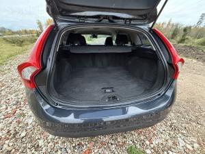 Pelēks Volvo V60 2011 Cēsis, ar dzinēja tilpumu 2.00 L un nobraukumu 0 tūkst. km par 5150 €, foto 13 vietnē AUTOMOTO.COM.LV
